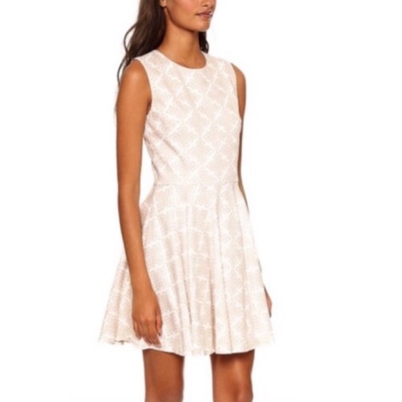 Diane Von Furstenberg | Dresses | Diane Von Fursteberg Jeannie Tan ...
